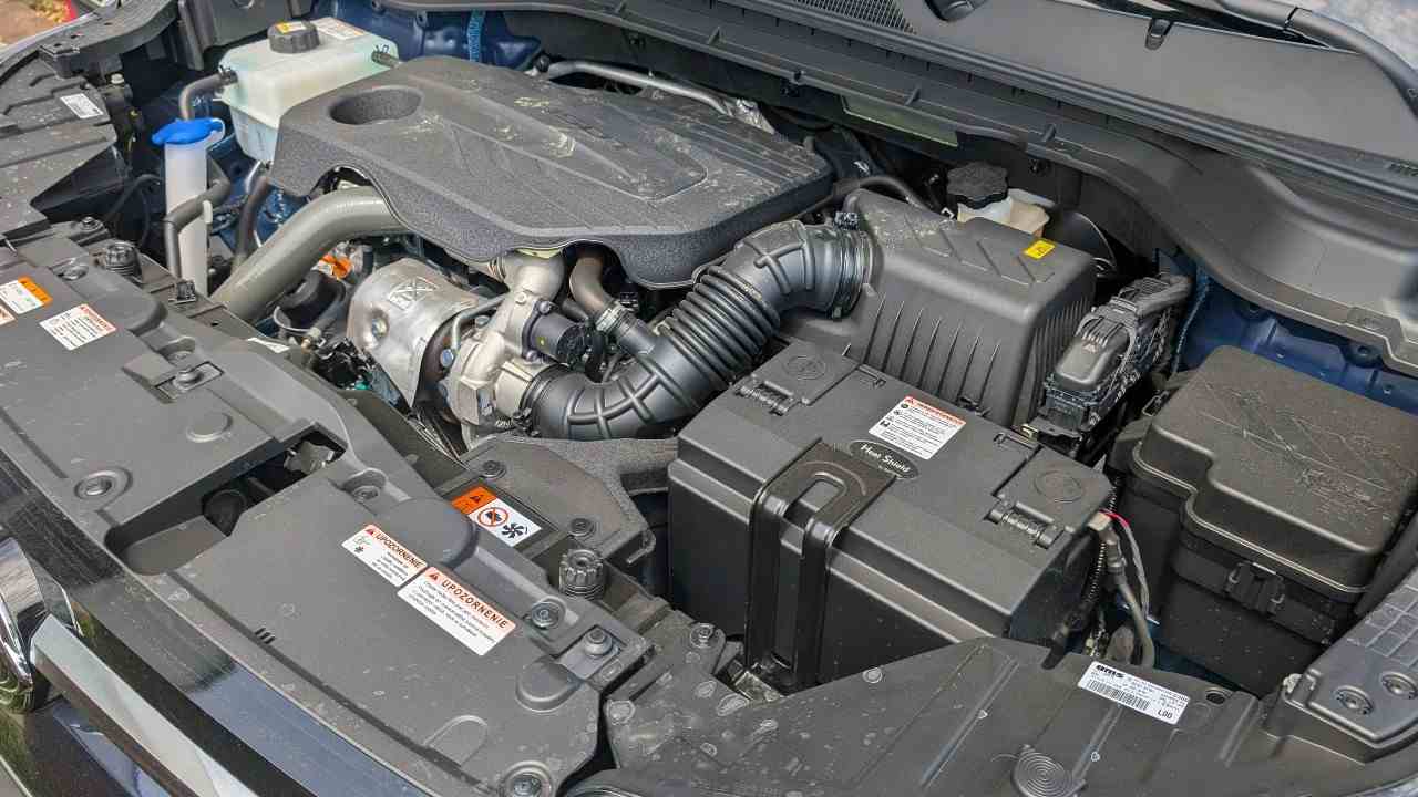 Víš, jak zjistíš, že motorový olej již nesplňuje svůj účel? Tohle si ...